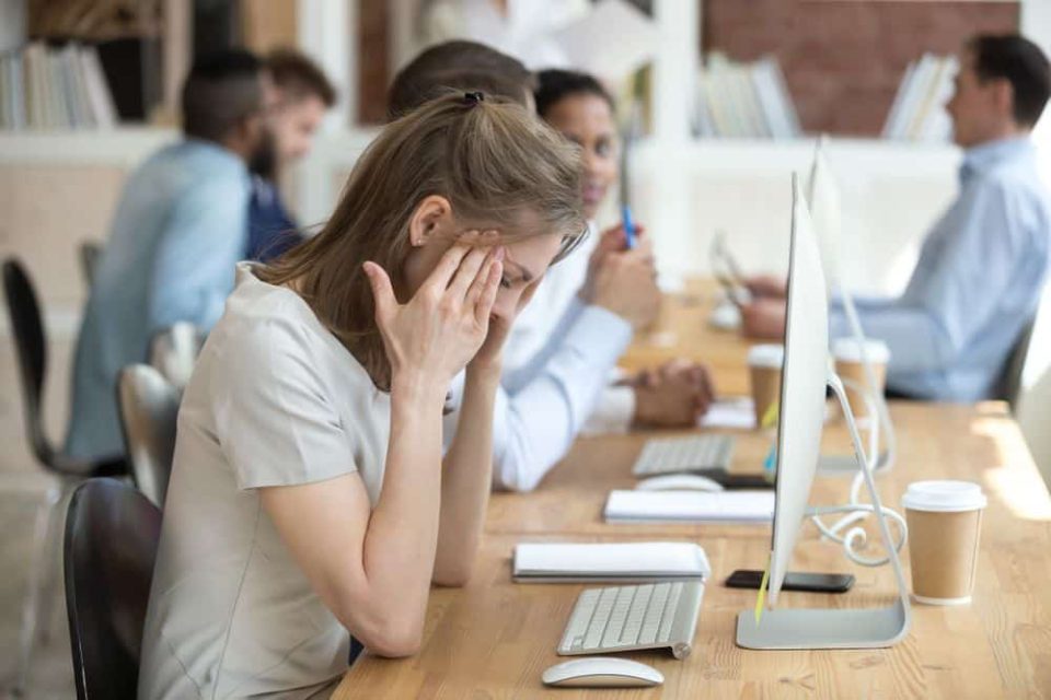 Tips to Reduce Negativity in the Workplace - Amazing Workplace